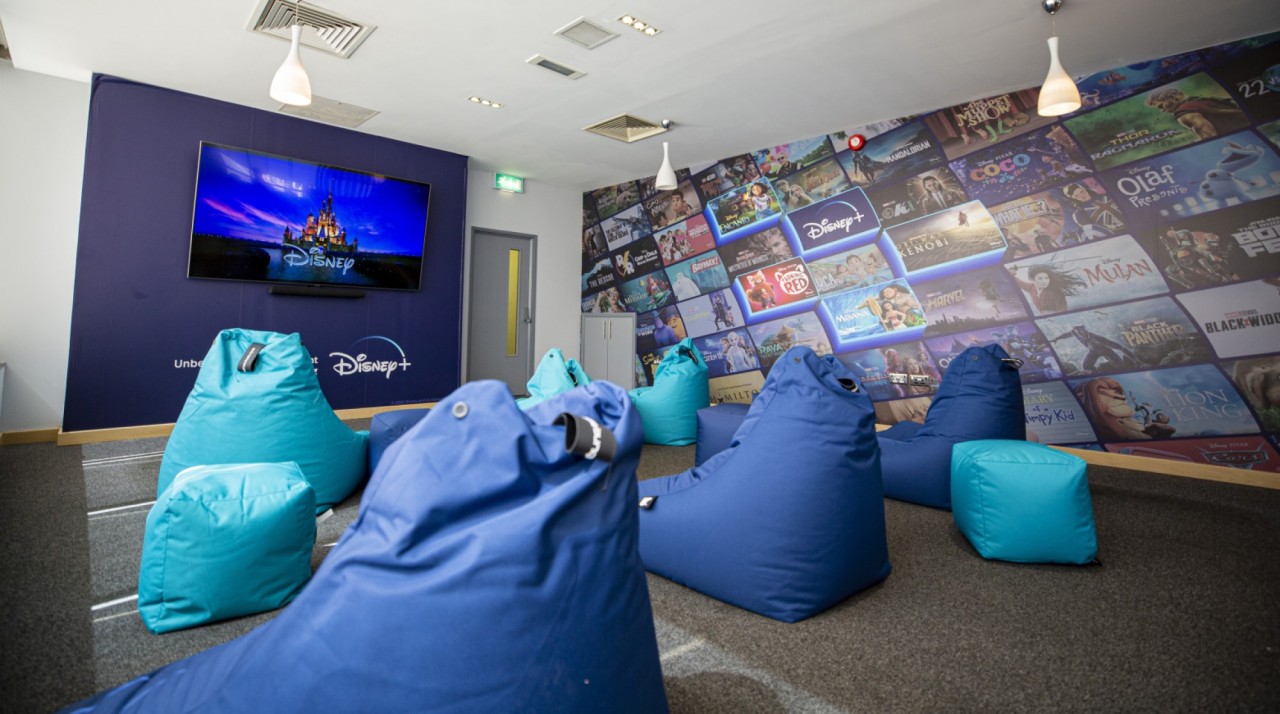 O2 Burnishes Its Roaming Credentials With Luxury Airport Lounge | The Drum